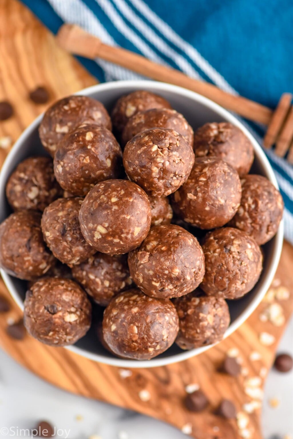 Chocolate No Bake Energy Bites Recipe